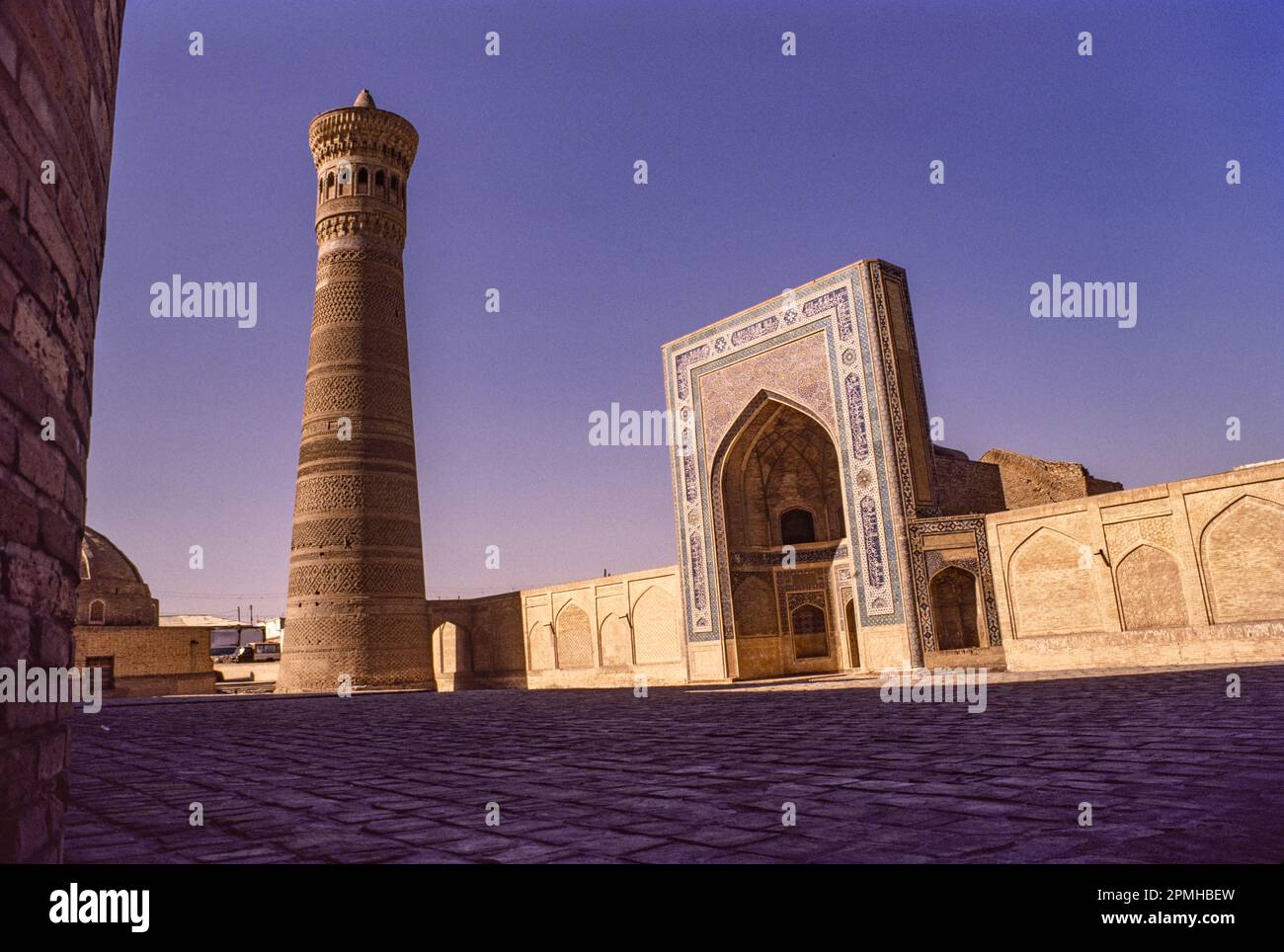The Kalon minaret in the Poi Kalon mosque, bukhara Stock Photo - Alamy