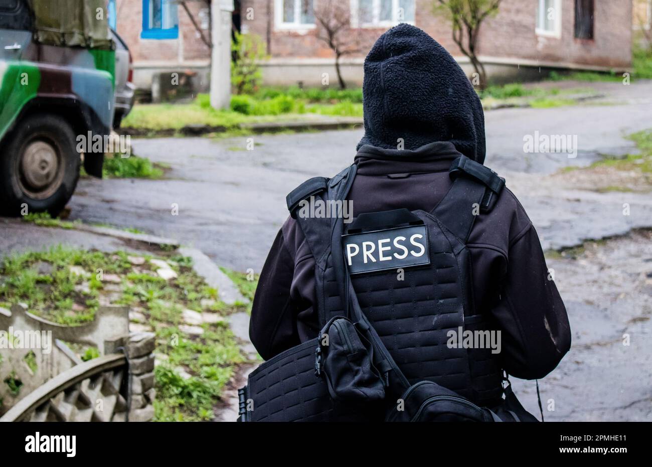 Ashley Chan, this oustanding photojournalist covers the war in Ukraine. She works on the front ...