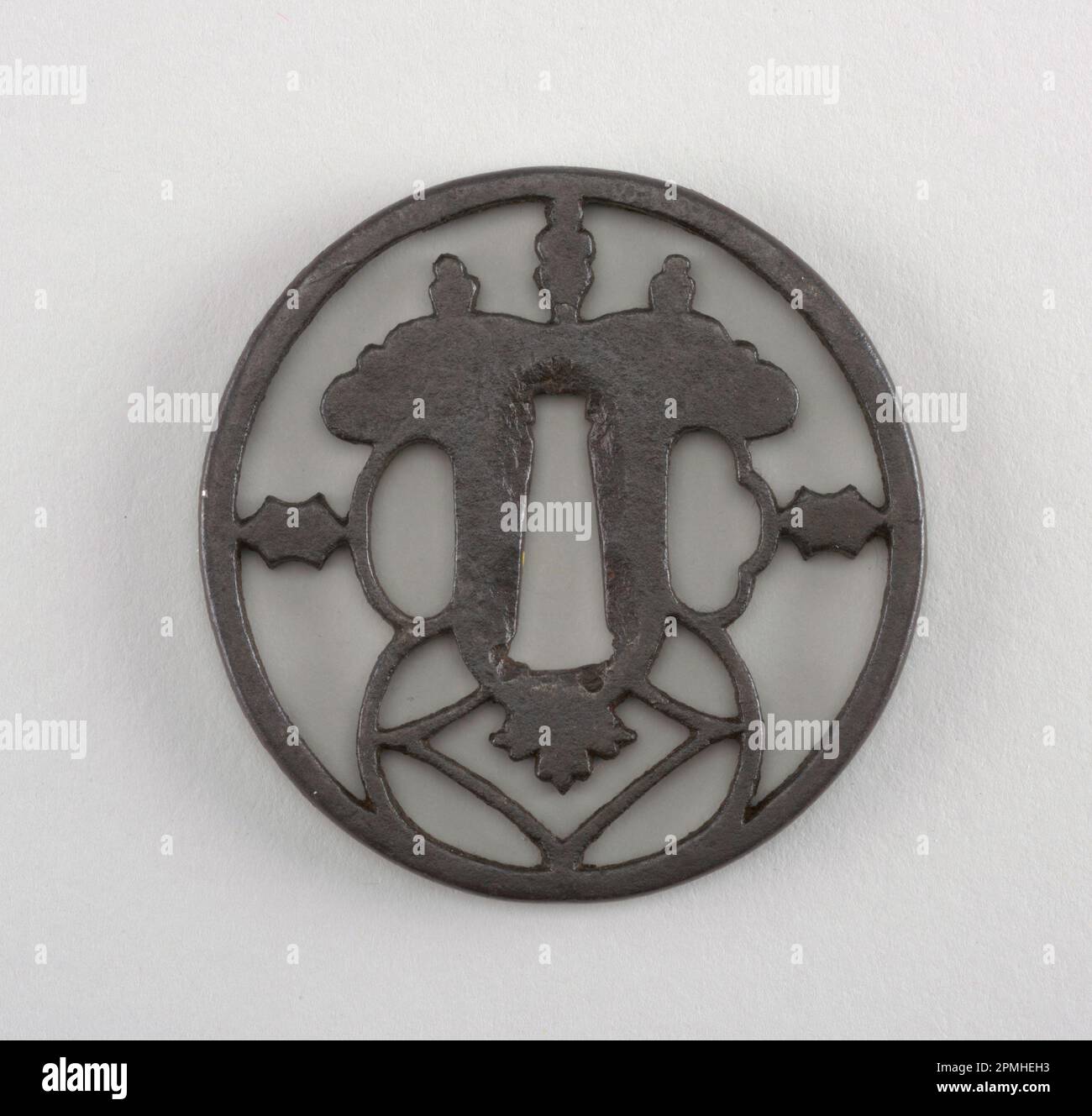 Tsuba hi-res stock photography and images - Alamy