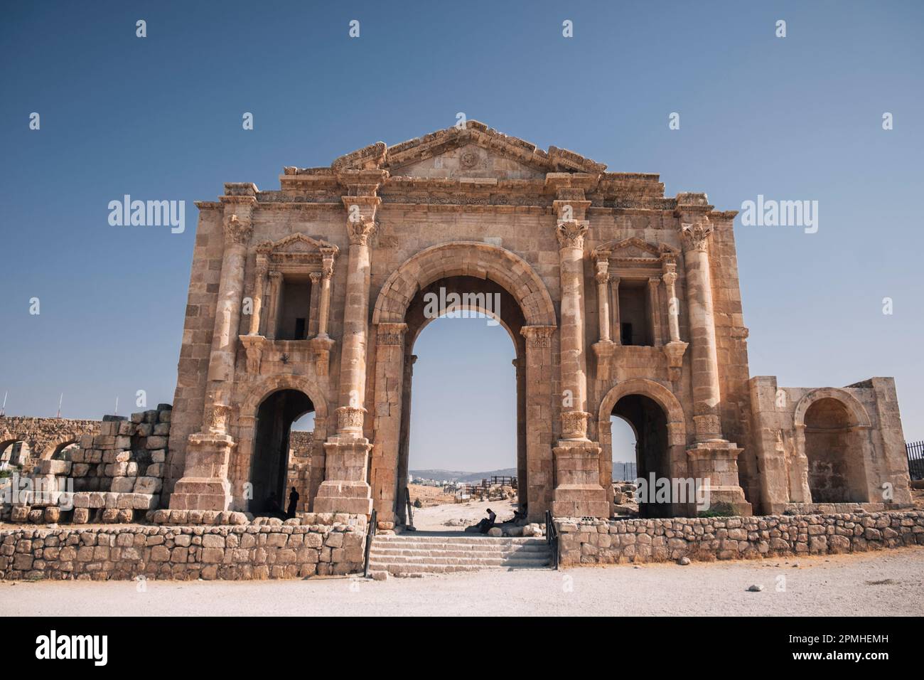 Arch of Hadrian, Main Gate, Jerash, Jordan, Middle East Stock Photo - Alamy