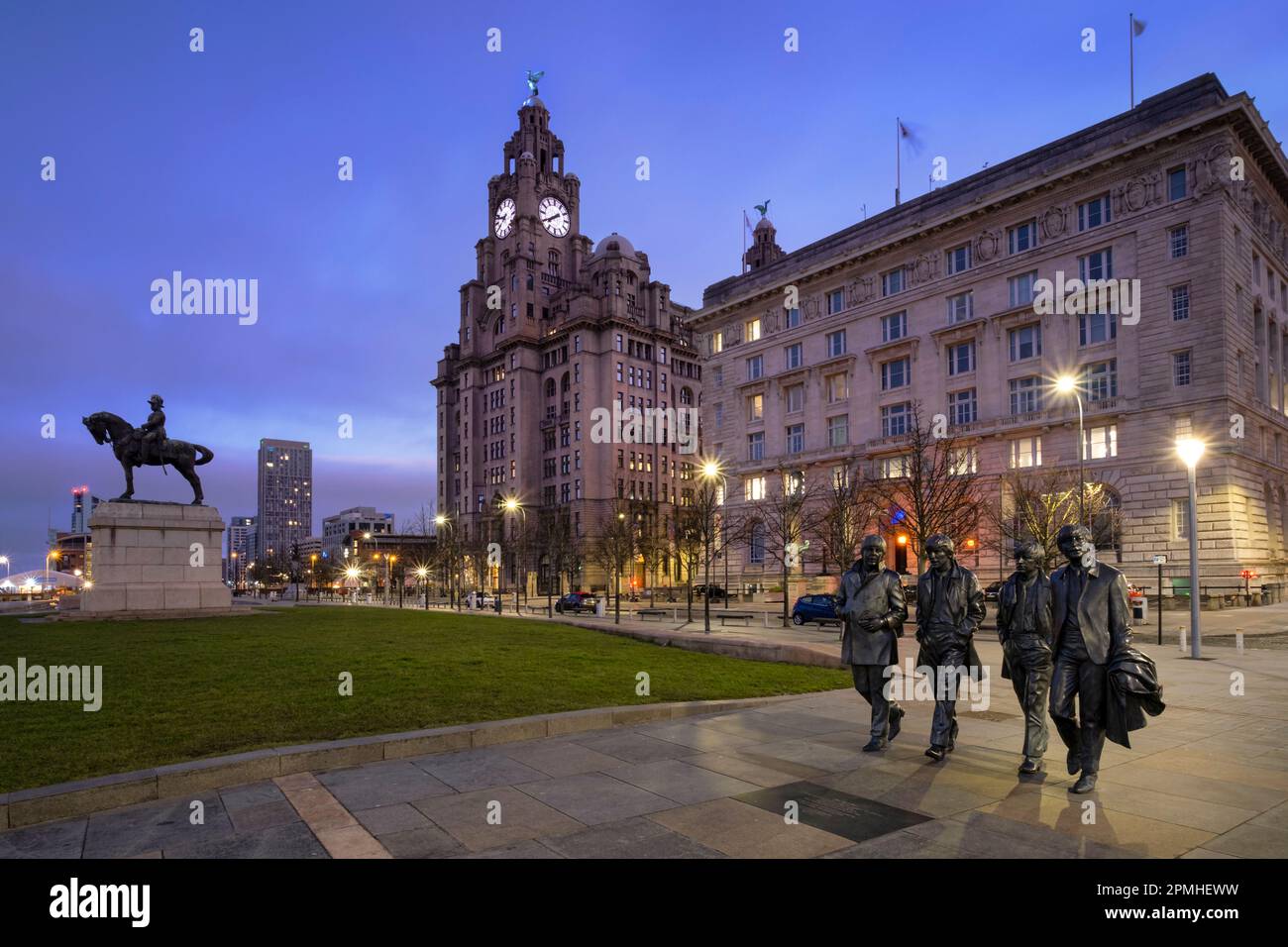 The Beatles Statue and Royal Liver Building at night, Pier Head ...