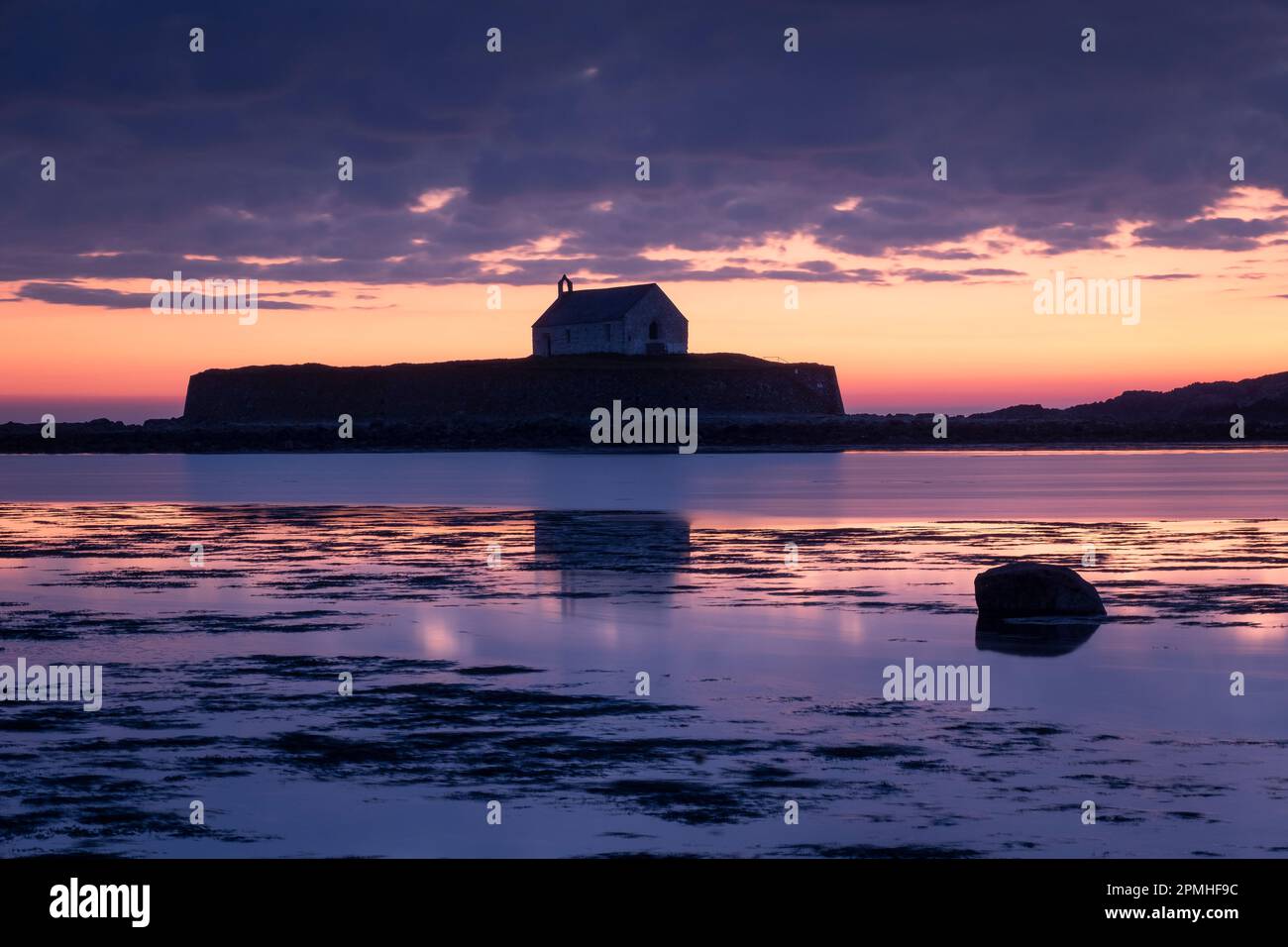 St cwyfans church hi-res stock photography and images - Alamy