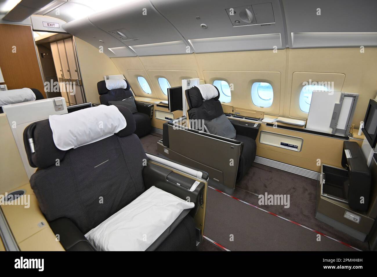 Lufthansa Airbus A380 long-haul aircraft will land again for the first ...