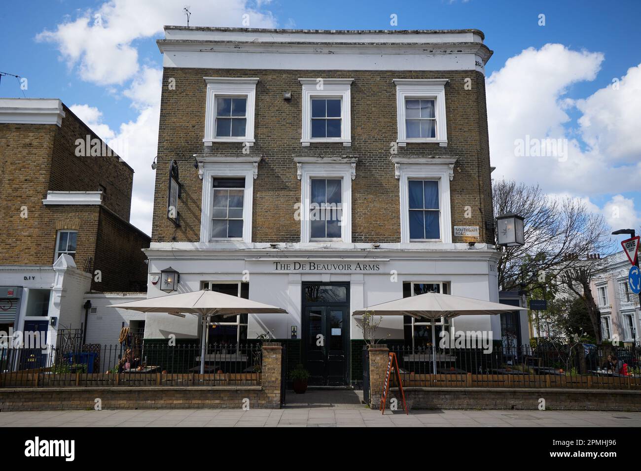 De beauvoir arms hi-res stock photography and images - Alamy