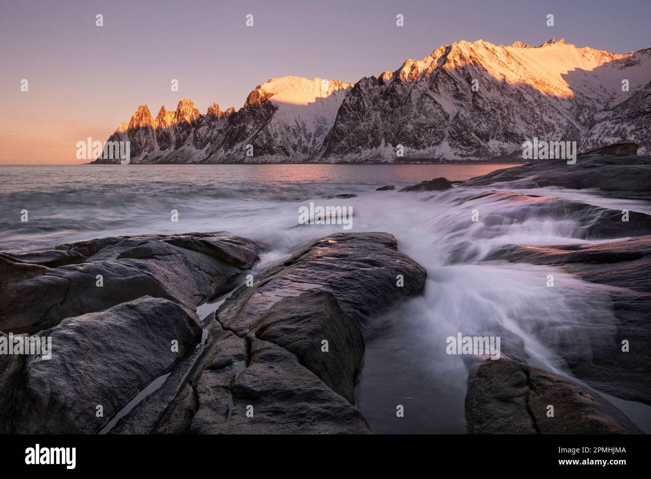 The Devils Jaw (the Devils Teeth), Oskornan mountains, Tungeneset ...