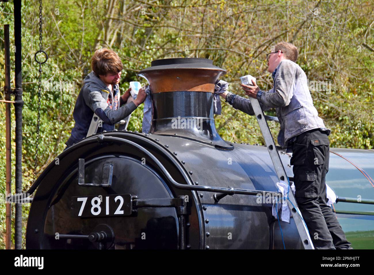Bewdley, Worcestershire, UK, 13th April 2022. Volunteers polishing the ...