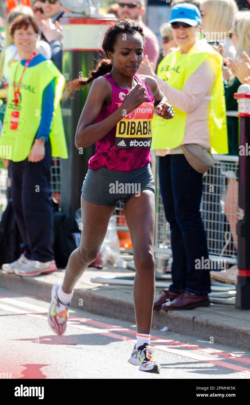Female elite runner hi-res stock photography and images - Alamy
