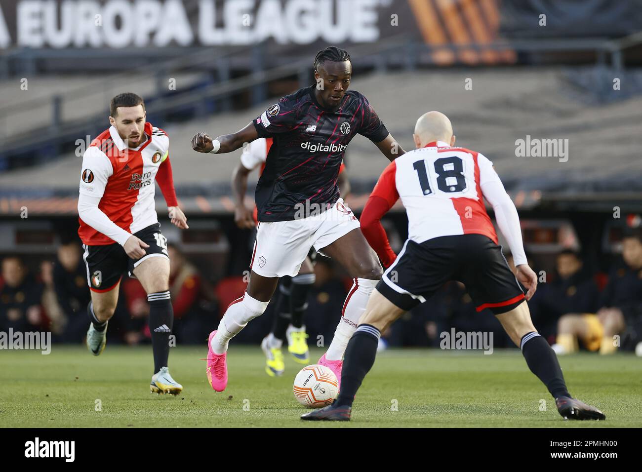 ROTTERDAM - (l-r) Orkun Kokcu of Feyenoord, Tammy Abraham of AS Roma, Gernot Trauner of ...
