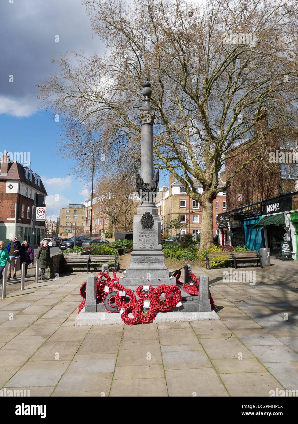 Rotherhithe war memorial hi-res stock photography and images - Alamy