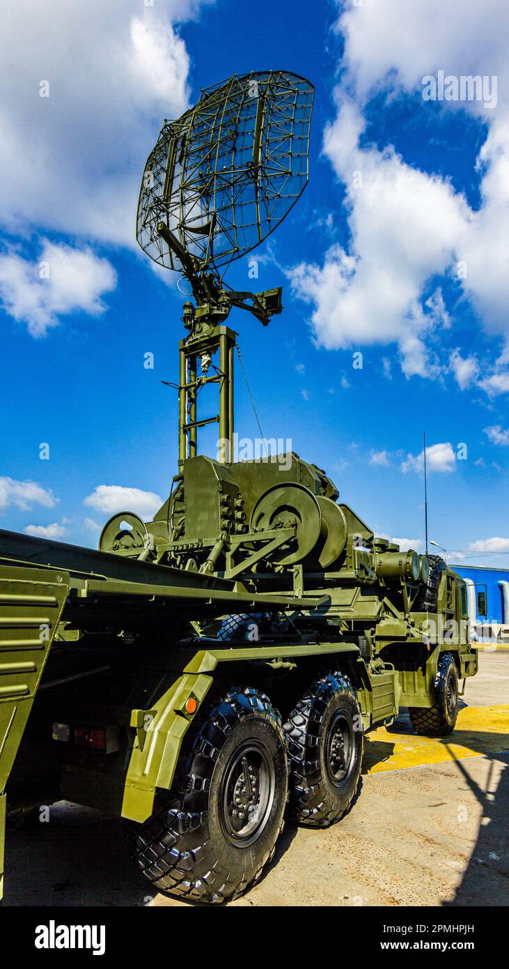 Self-propelled launcher of the S-400 Triumph anti-aircraft missile ...