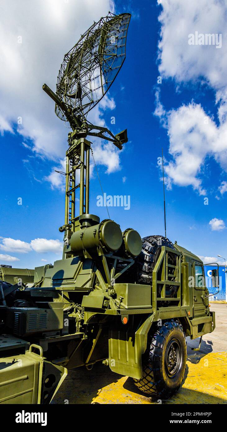 Self-propelled launcher of the S-400 Triumph anti-aircraft missile ...