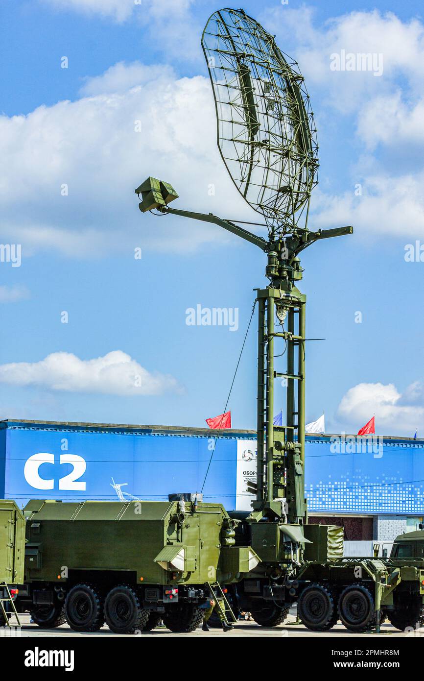 Mobile three-coordinate radar station of the decimeter range 39N6 Casta ...