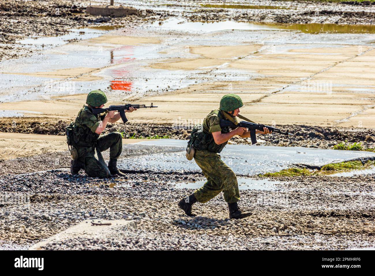 A group of soldiers of motorized rifle troops of the Russian army at ...