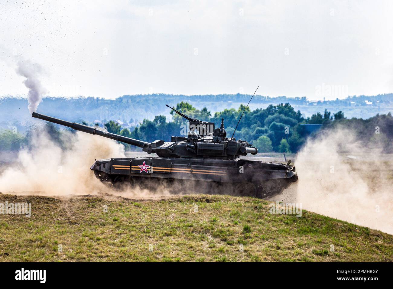 The main battle tank T-72B3 of the Russian army at the training ground ...