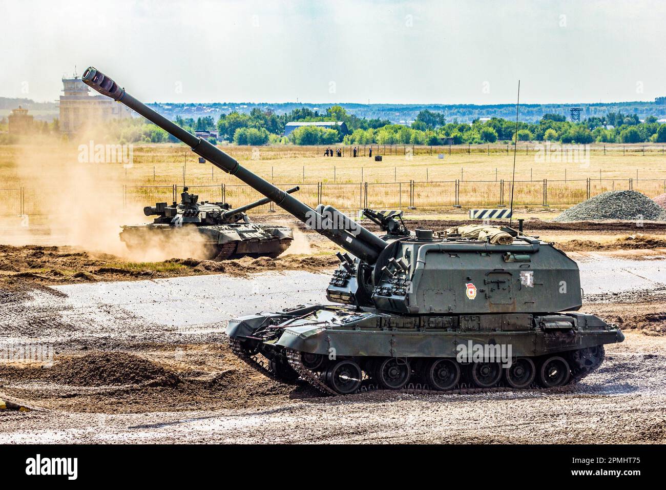Self-propelled artillery installation 2S19M2 Msta-S of the Russian Army at demonstration ...