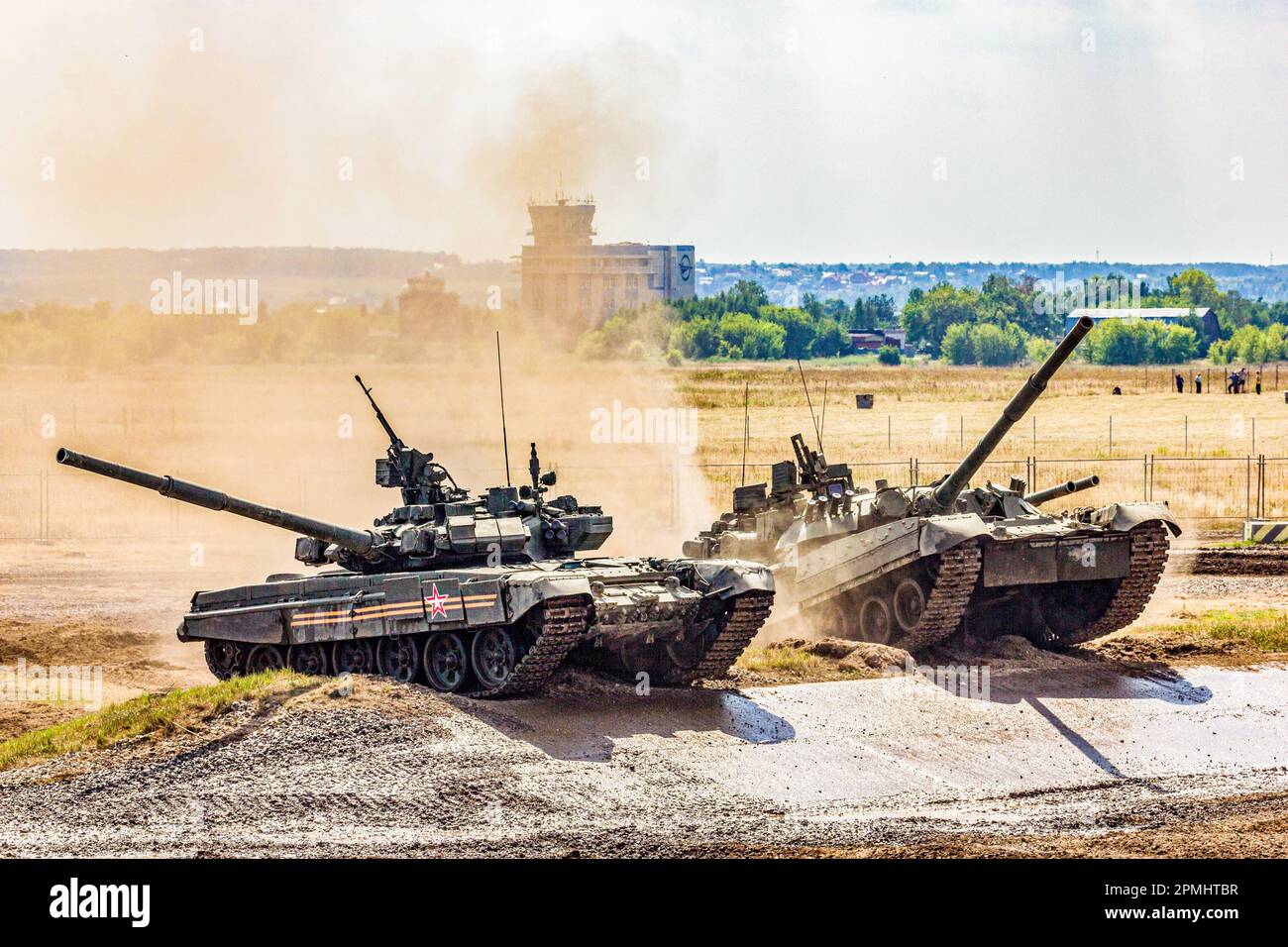 T 72b3 main battle tank hi-res stock photography and images - Alamy