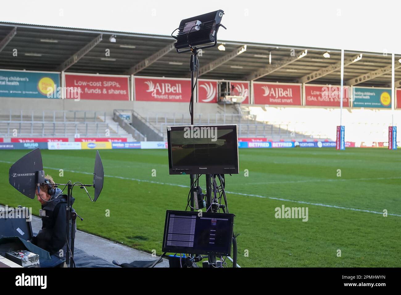 Sky sports rugby league camera hi-res stock photography and images - Alamy