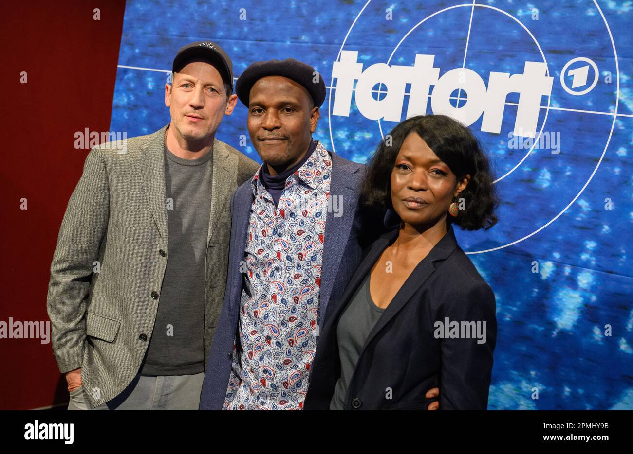 Hanover, Germany. 13th Apr, 2023. Actors Wotan Wilke Möhring (l), Alois ...