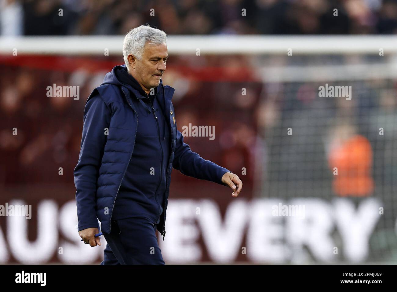 ROTTERDAM - AS Roma coach Jose Mourinho during the UEFA Europa League ...