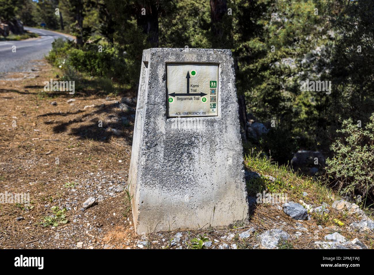 Trail marking on the Besparmak hiking trail and the Karmi hiking trail ...