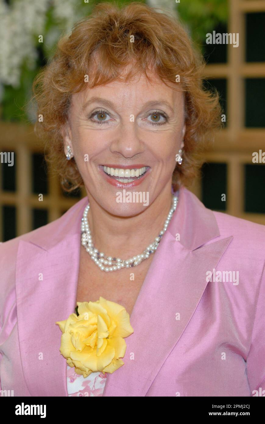 Esther Rantzen, RHS Chelsea Flower Show, London, UK Stock Photo - Alamy