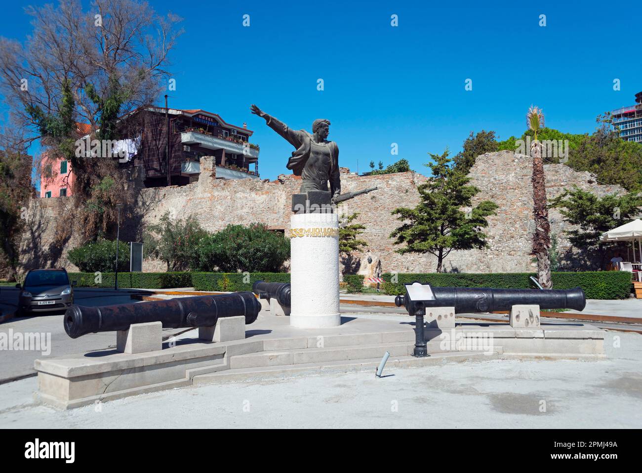 Partisan Monument, Durres, Albania, Durresi Stock Photo - Alamy