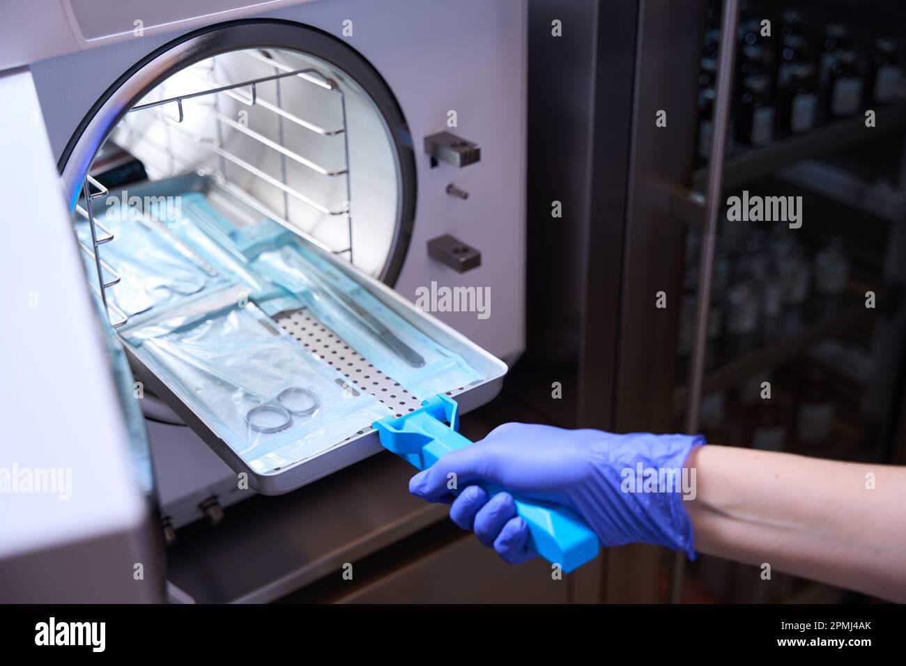 Vacuum autoclave sterilization hi-res stock photography and images - Alamy