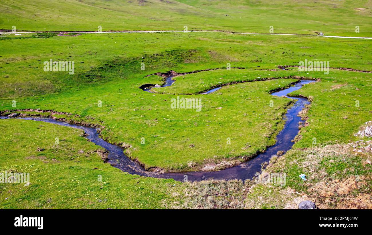 The magnificent meander and surrounding texture in the Persembe Plateau ...