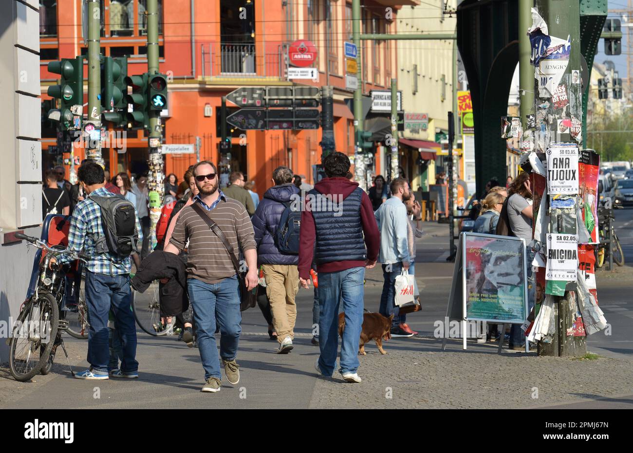 Street scene, Schoenhauser Allee, Prenzlauer Berg, Berlin, Germany ...