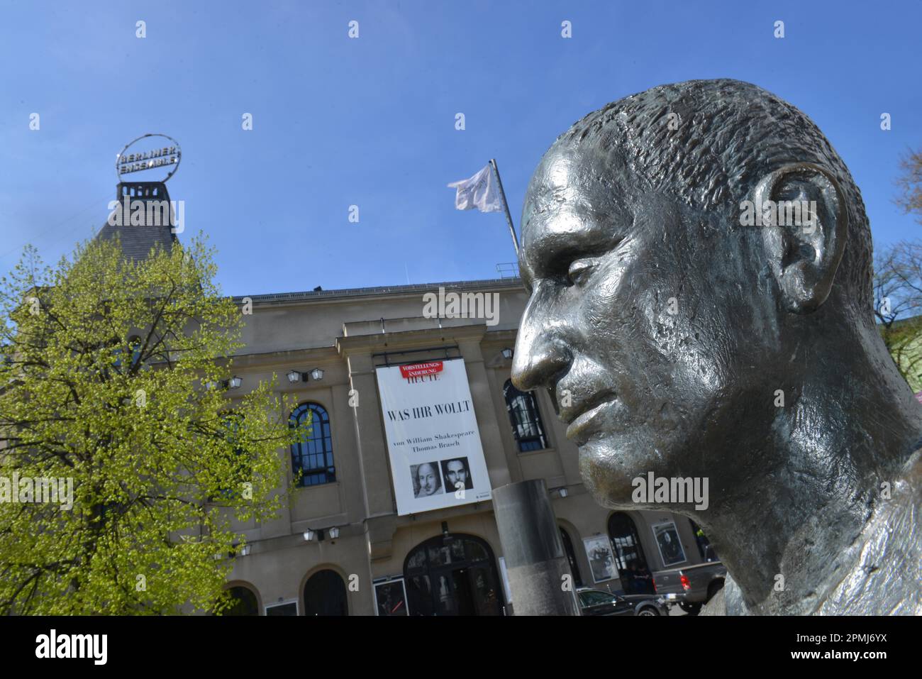 Bertolt Brecht Statue, Berliner Ensemble, Schiffbauerdamm, Mitte ...