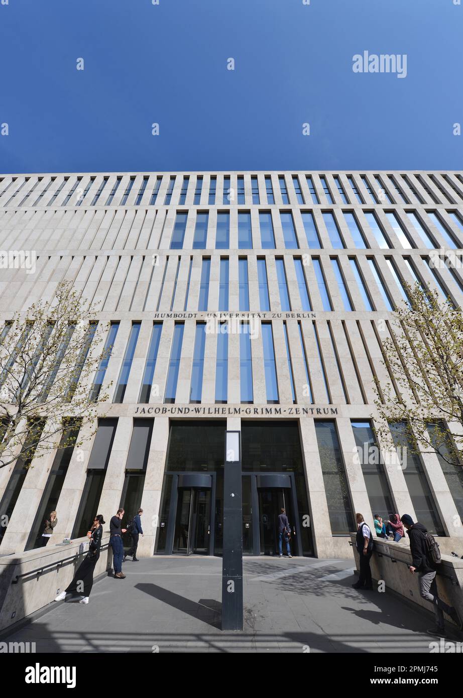 Jacob-und-Wilhelm-Grimm-Zentrum, Geschwister-Scholl-Strasse, Mitte ...