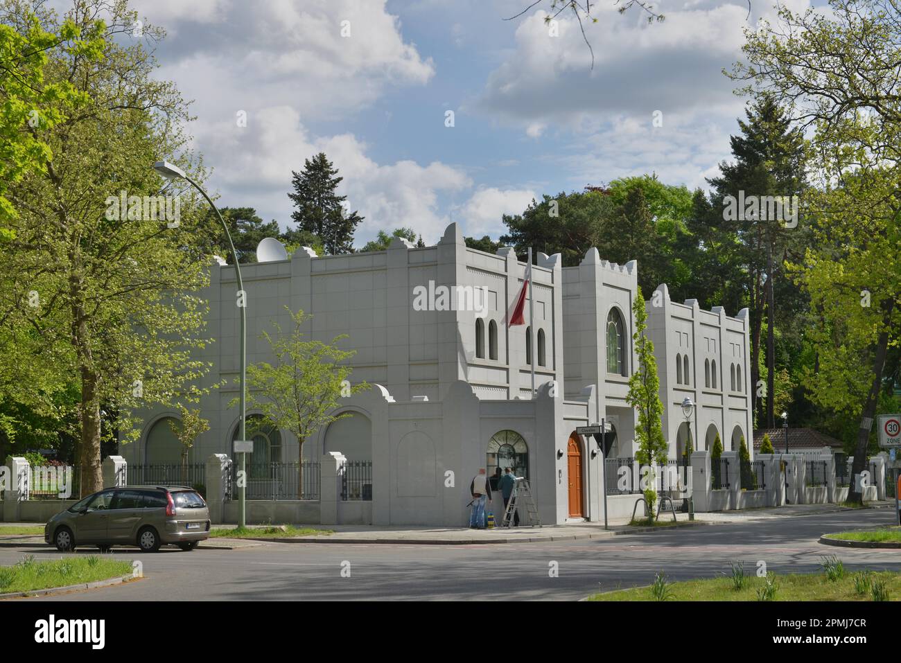 Embassy residence hi-res stock photography and images - Alamy