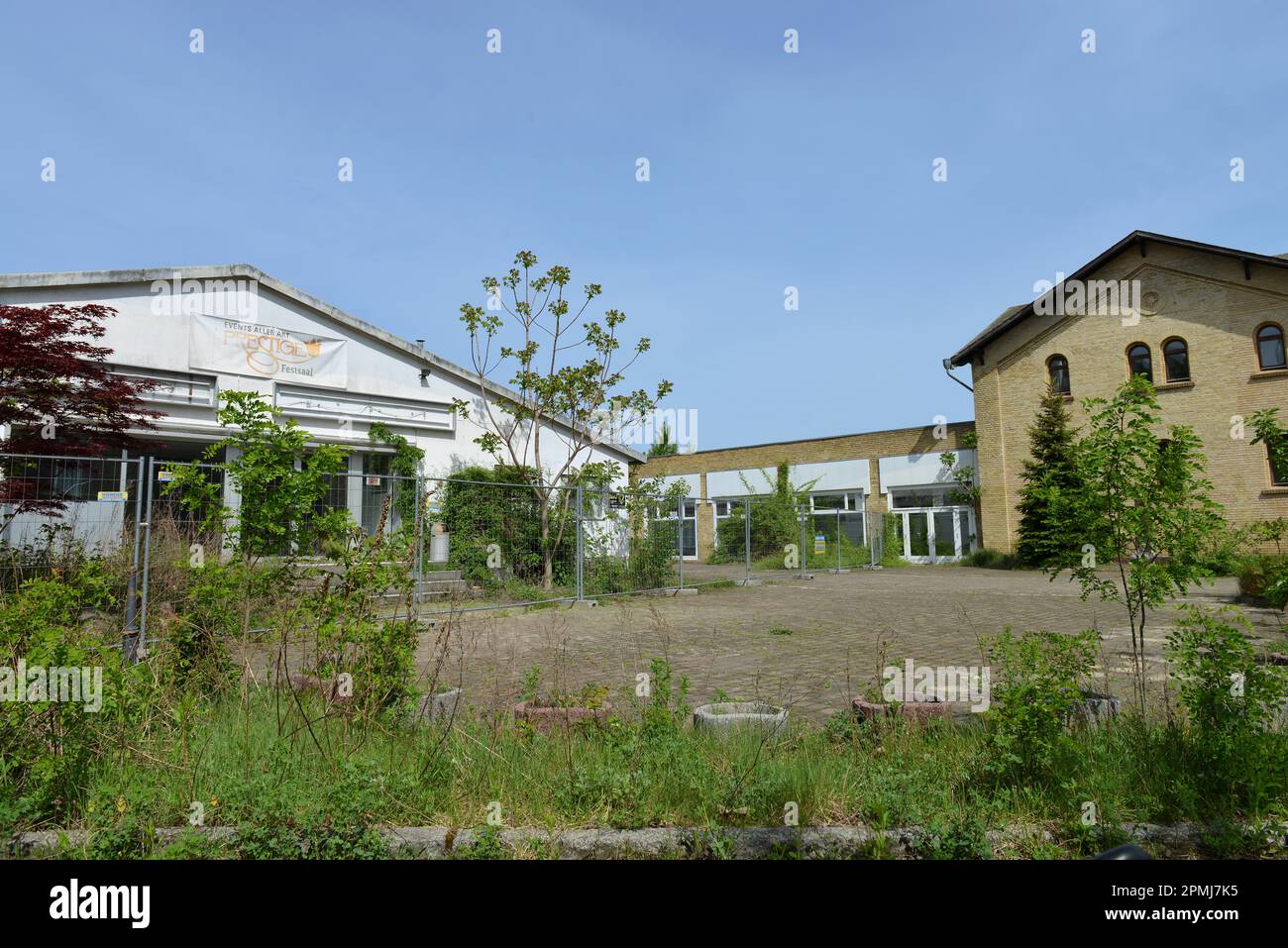 Dragoner-Areal, Mehringdamm, Kreuzberg, Berlin, Germany Stock Photo - Alamy