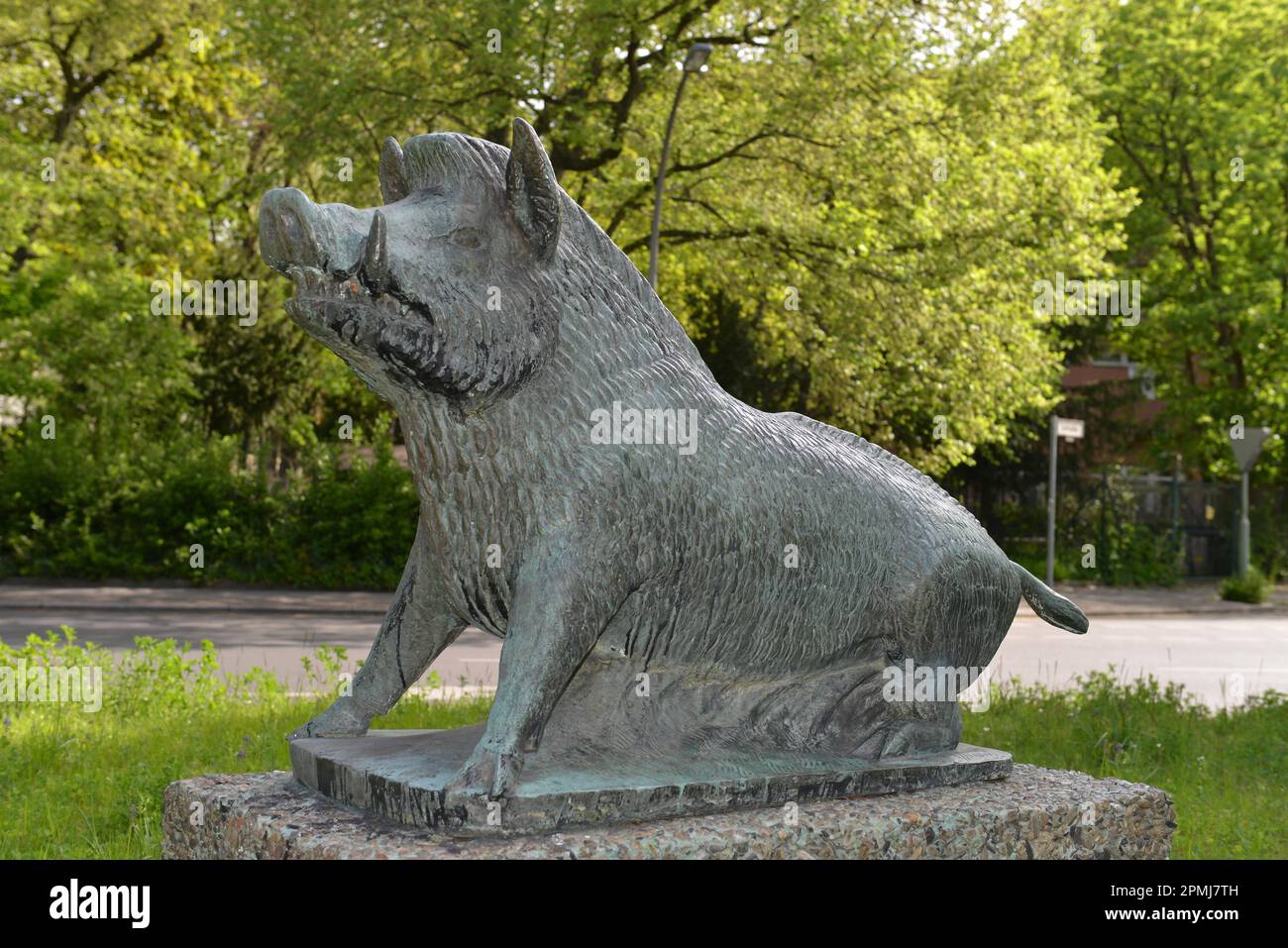 Bronze sculpture, wild boar, Platz am Wilden Eber, Schmargendorf ...