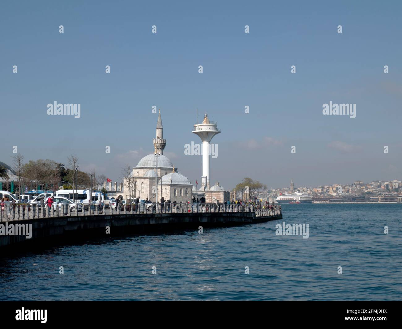 ISTANBUL, TURKEY - APRIL 13, 2023: Embankment and mosque of Shemsi ...