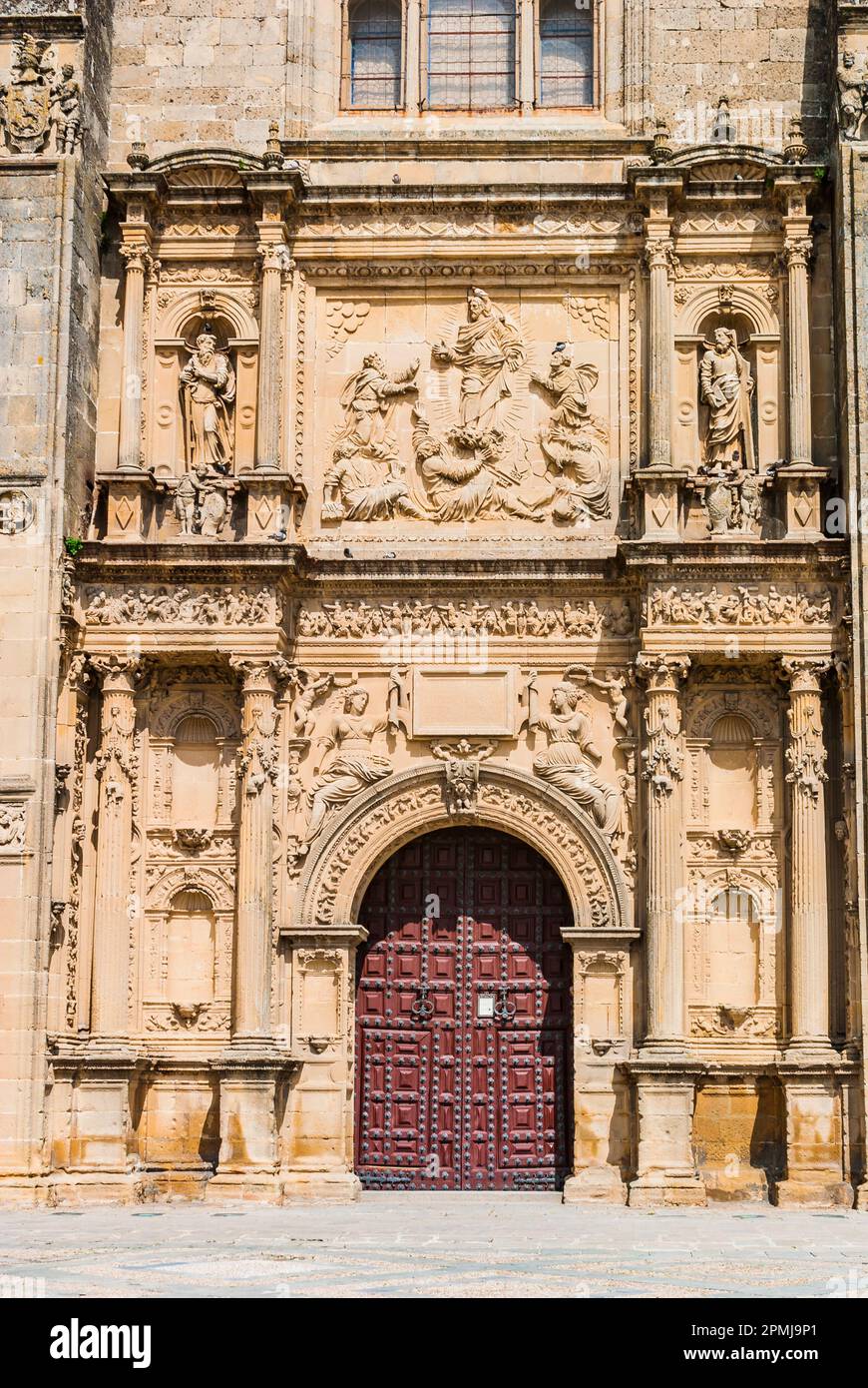 Detail facade. Holy Chapel of the Savior - Sacra Capilla del Salvador ...