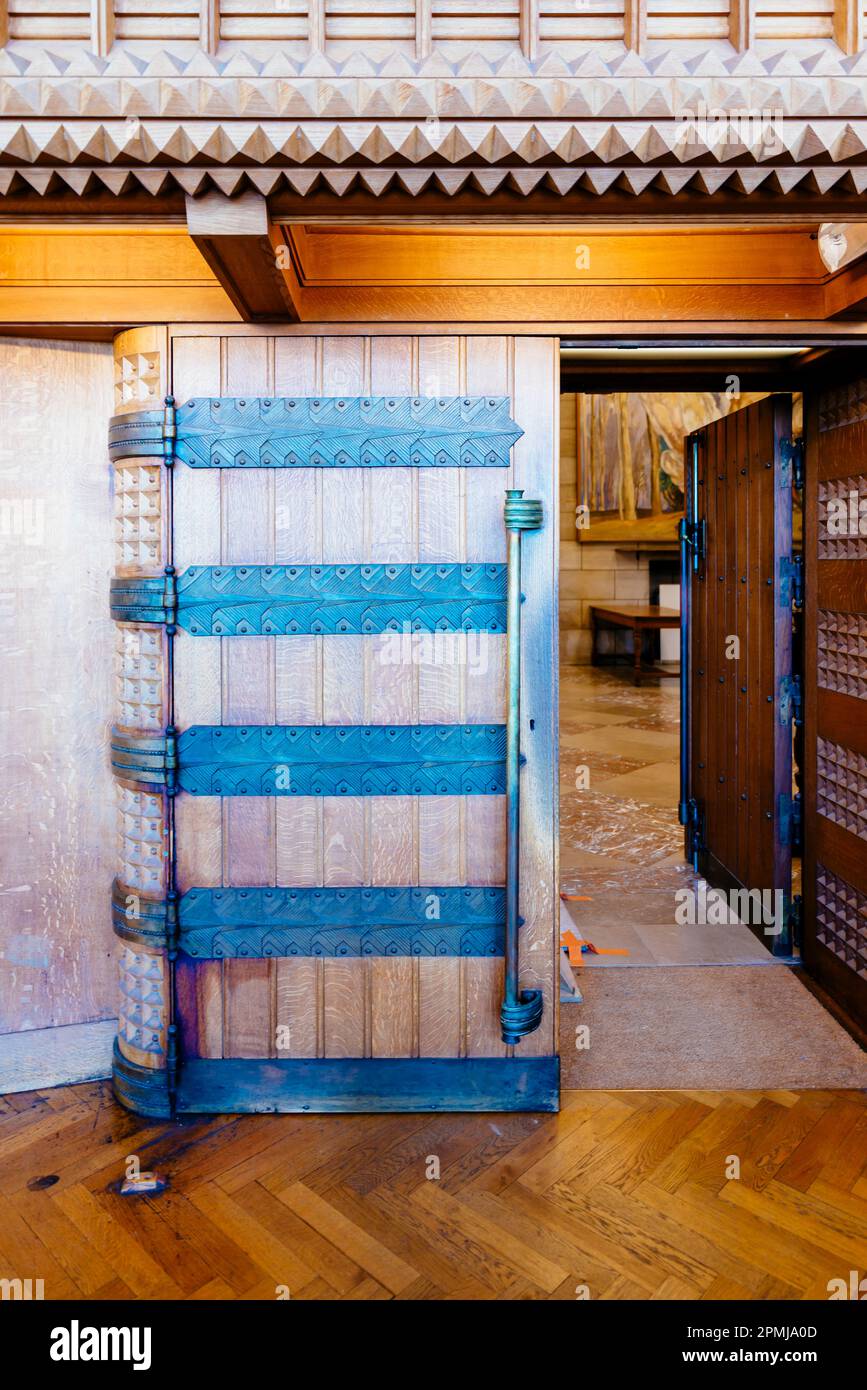 Book shaped building hi-res stock photography and images - Alamy