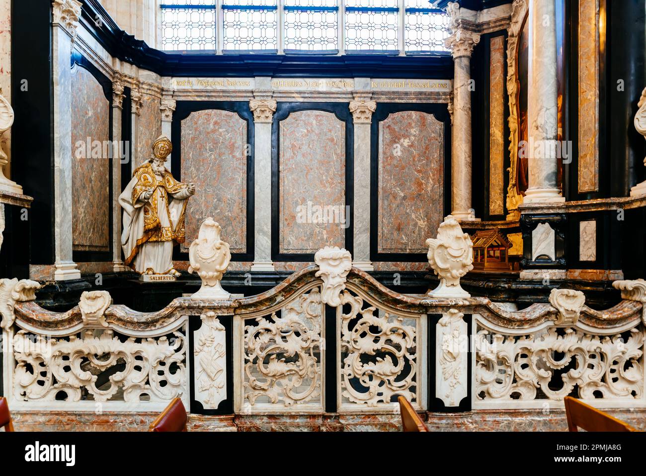 Gothic flemish church hi-res stock photography and images - Alamy