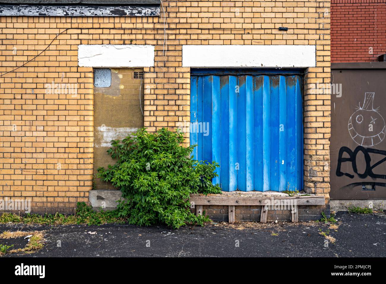Loading bay blocked hi-res stock photography and images - Alamy