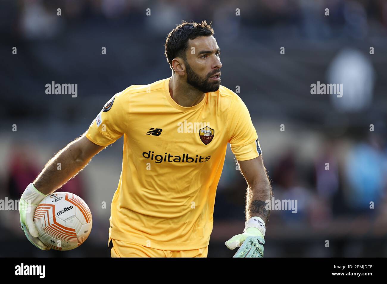 Goalkeeper rui patricio hi-res stock photography and images - Alamy