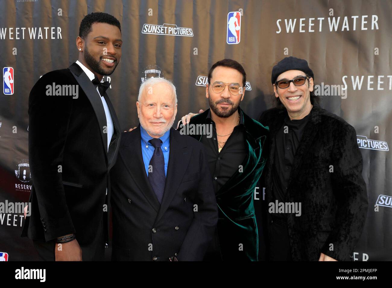LOS ANGELES - APR 11: Everett Osborne, Richard Dreyfuss, Jeremy Piven ...