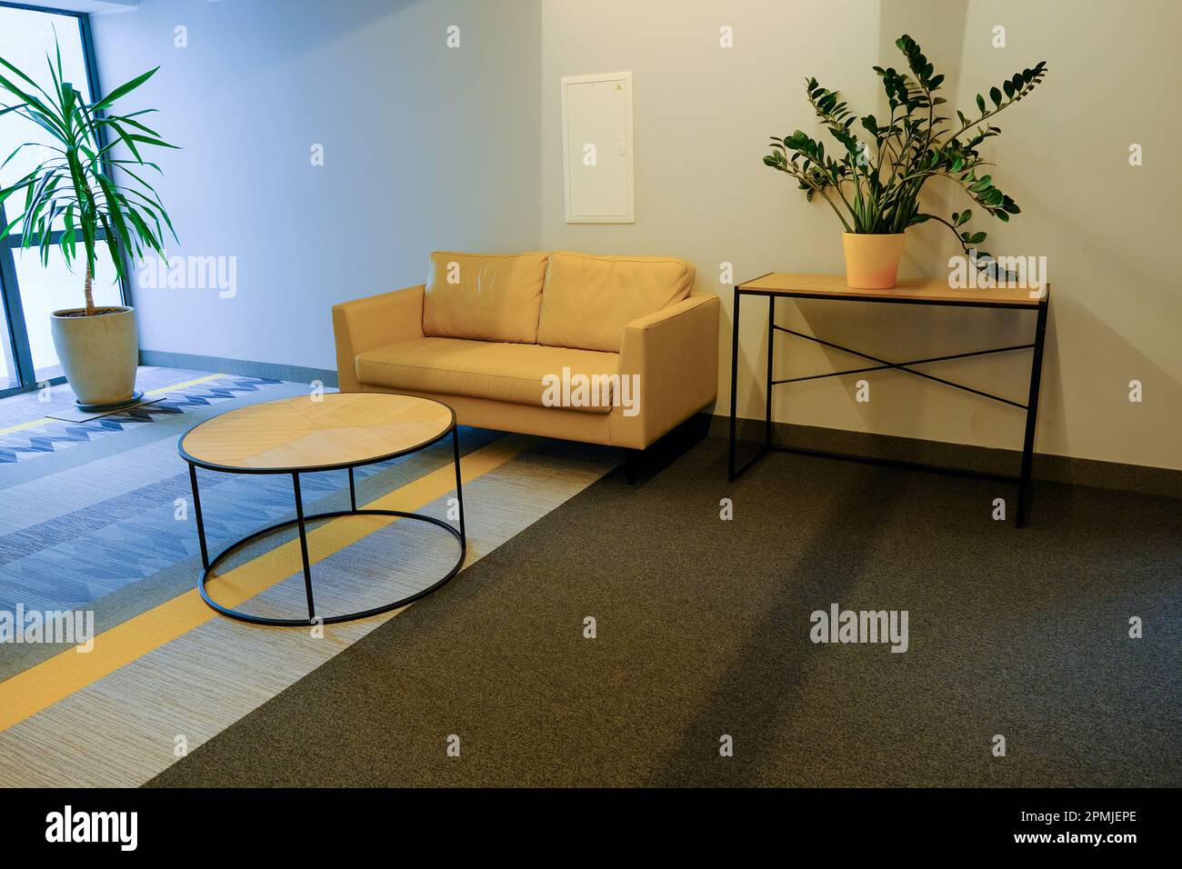 Luxury hospital waiting room hi-res stock photography and images - Alamy