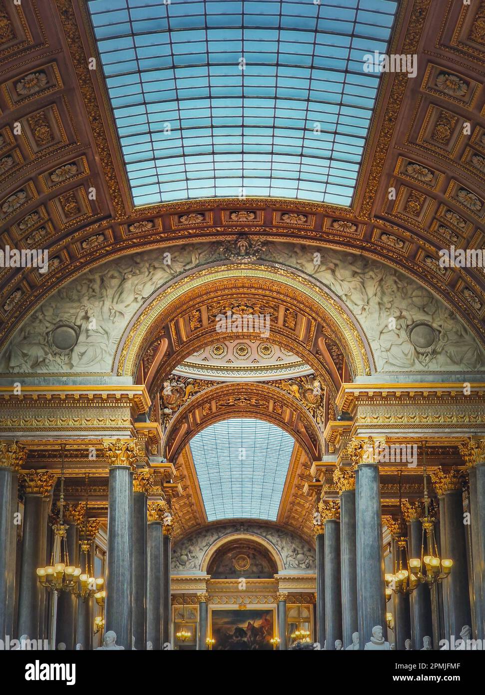 Architectural details of the Gallery of Great Battles hall inside ...