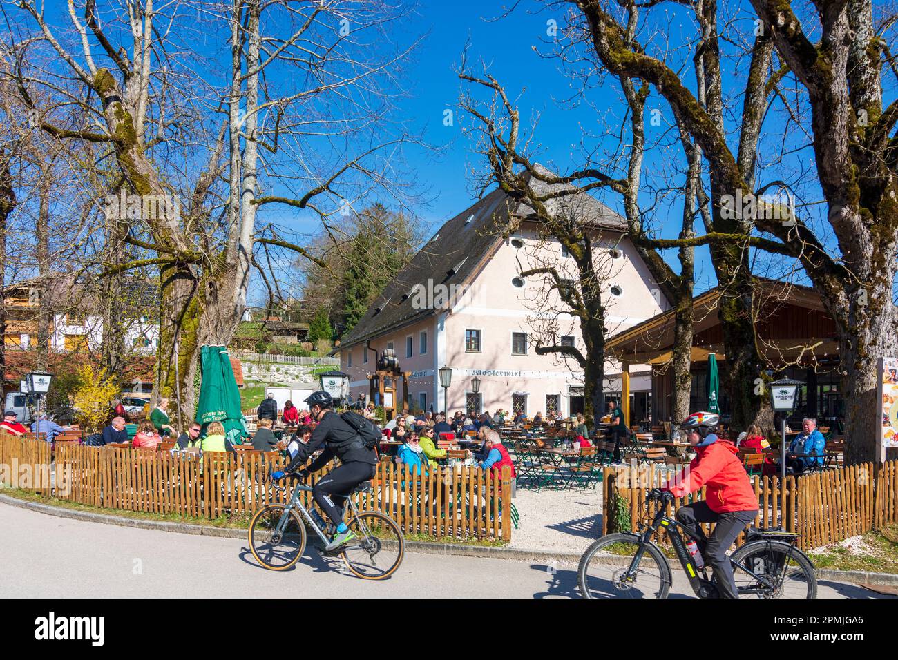 Anger: beer garden at restaurant Klosterwirt at former abbey Höglwörth ...