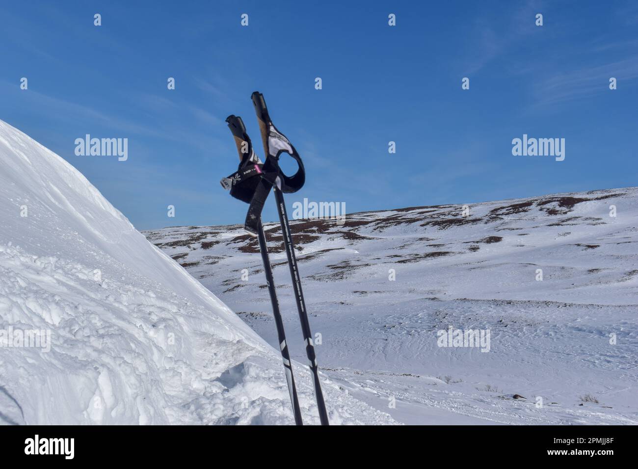 Snow texture wind sculpted hi-res stock photography and images - Alamy