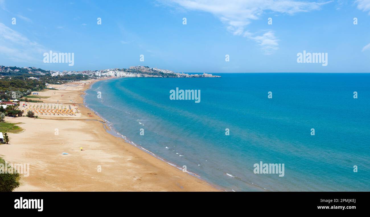 Summer Lido di Portonuovo Adriatic sea beach view (Vieste, Gargano ...
