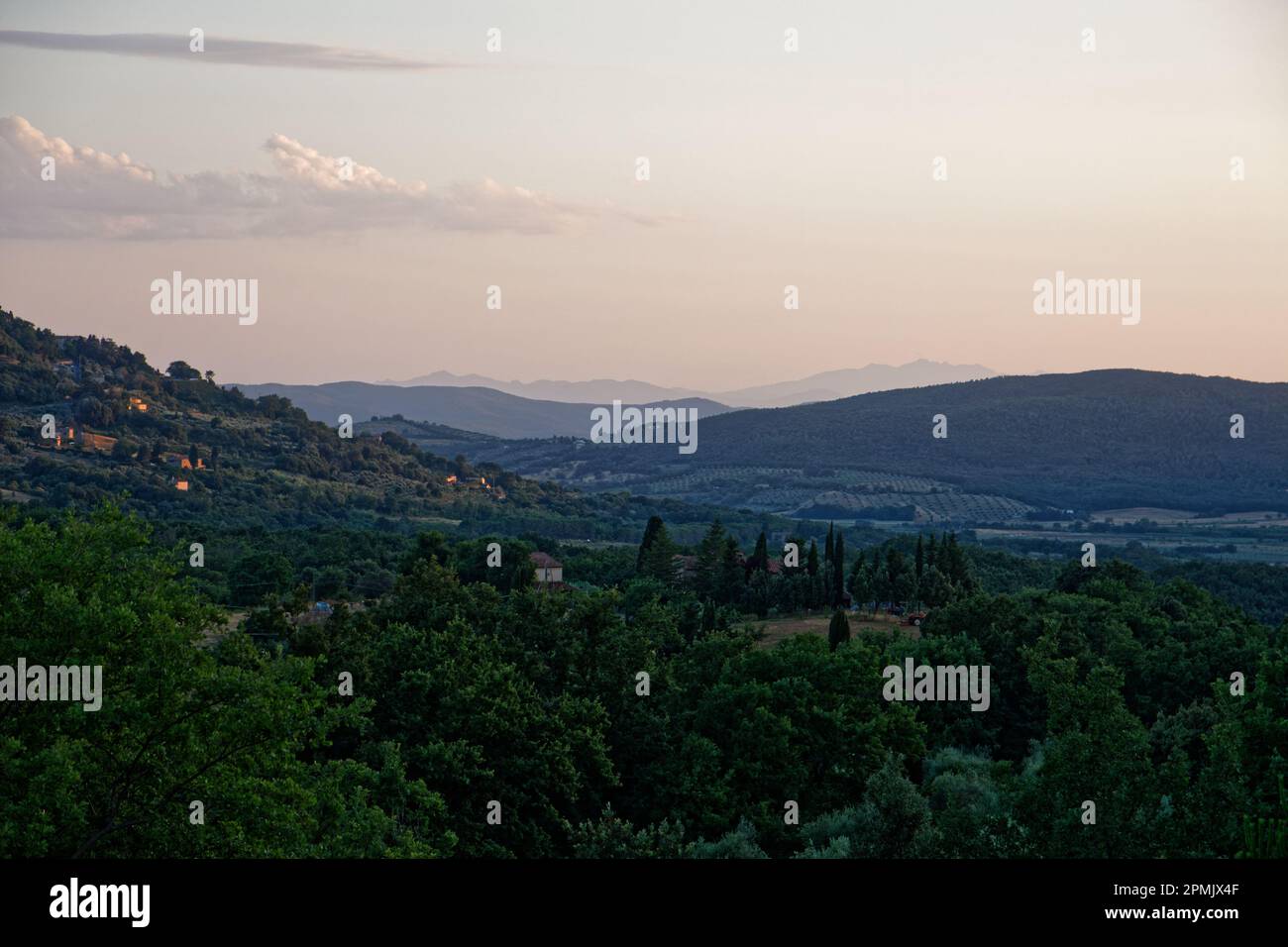 Tuscan countryside sunset hi-res stock photography and images - Alamy