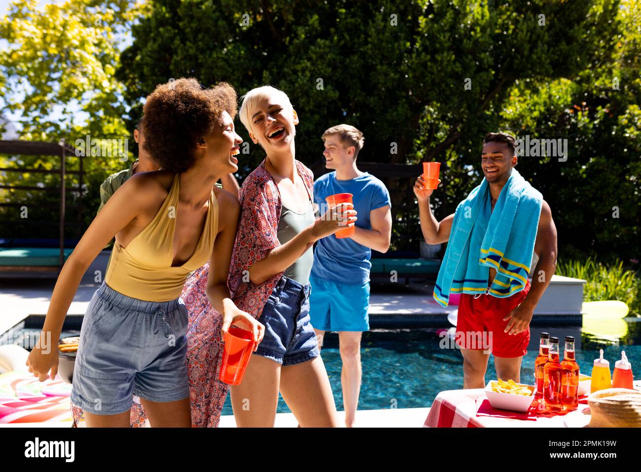 Pool party dancing hi-res stock photography and images - Alamy