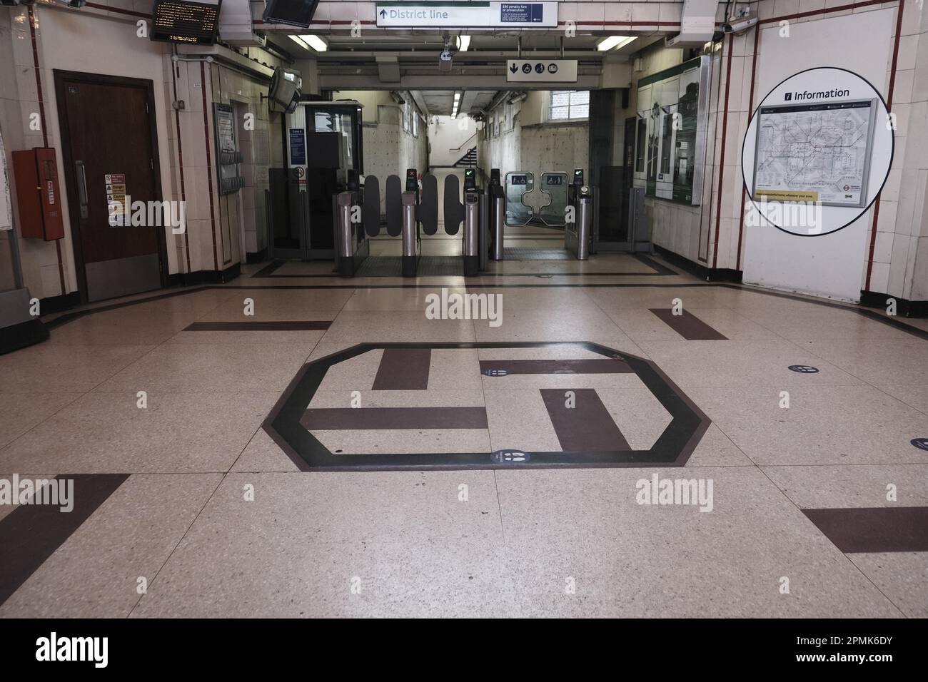 Upminster bridge station hi-res stock photography and images - Alamy