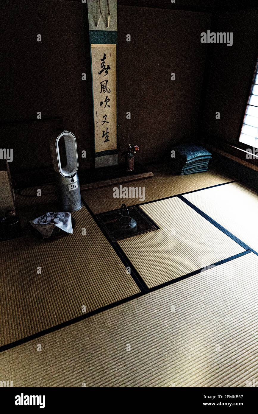 Tea ceremony temple japan interior hi-res stock photography and images ...